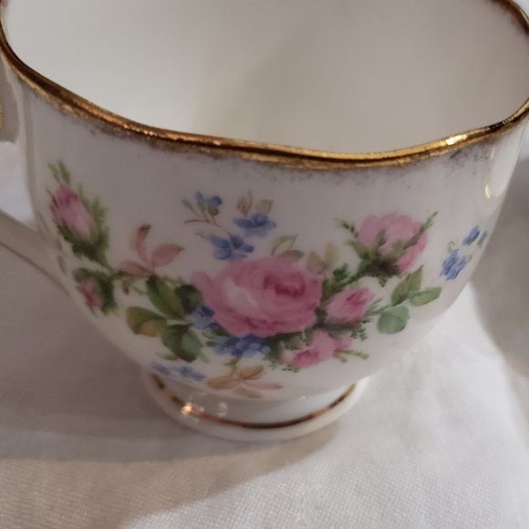 Roslyn | Other | Vintage Roslyn China England Moss Rose Pattern Teacup ...